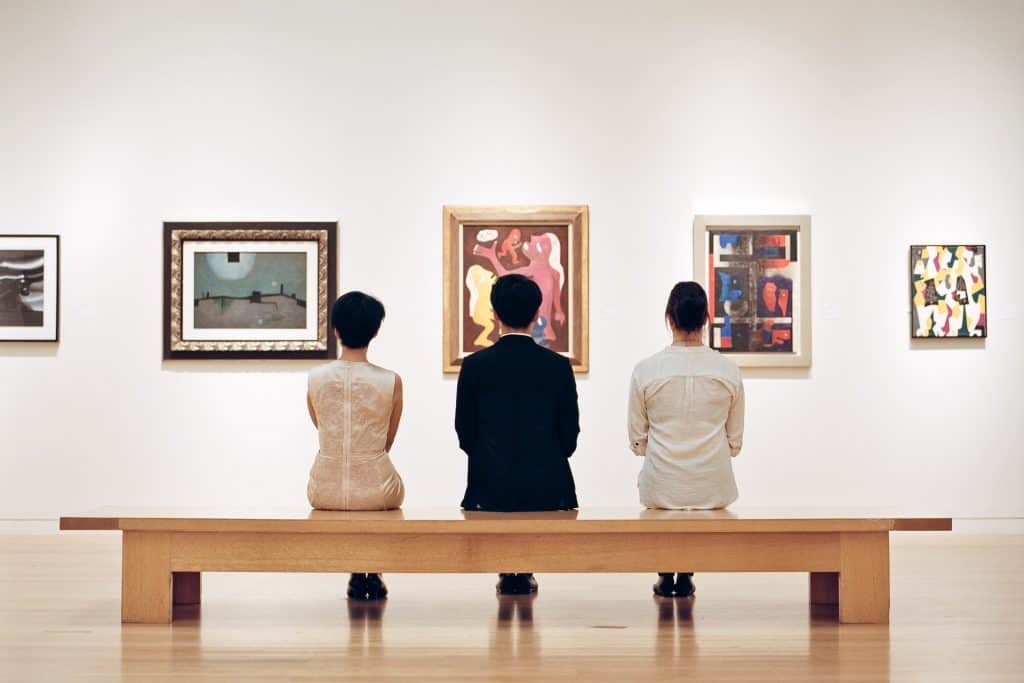 Inside the Auction House: A Behind-the-Scenes Look at Art Transactions ...