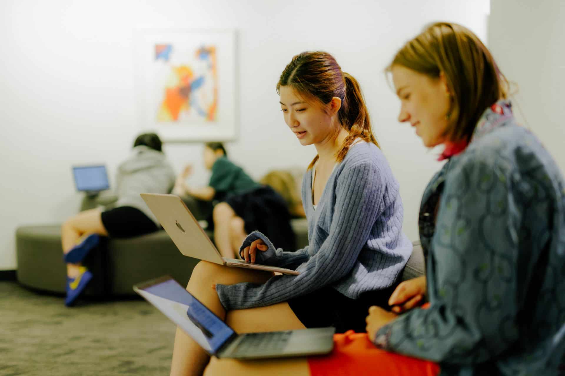 Beryl Cook: The Beloved British Artist Who Captured Life’s Joyful ...